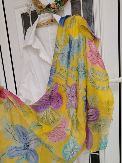Rezz. Vintage 100%svila sa potpisom autora 85x85cm