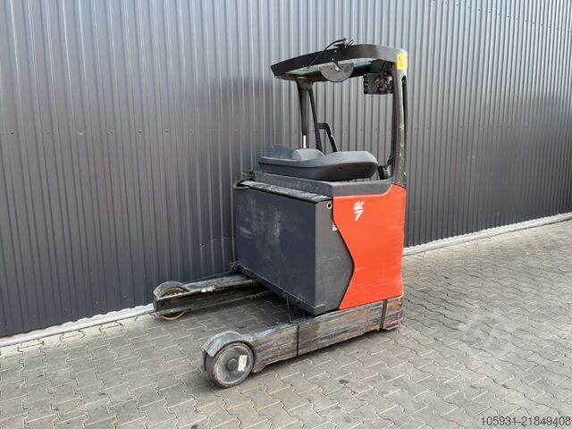 Reach truck
Linde R14HD-01