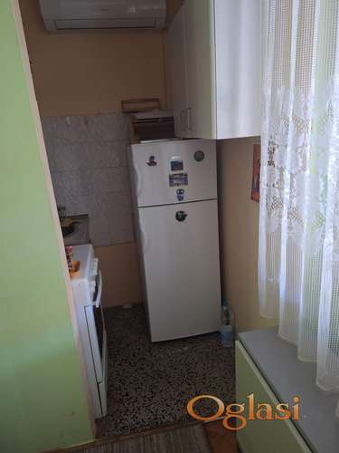 Izdaje se garsonjera u centru Iriga