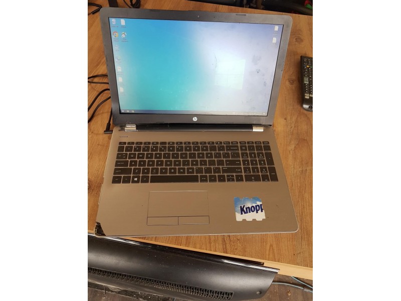 Hp 250 g6 core i3 6 generacija 4 gb ram 500gb hdd