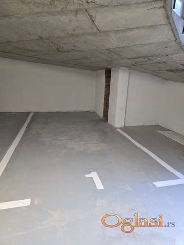 NOVI SAD,CENTAR,DVA PARKING MESTA I OSTAVA-ODMAH DSTUPNO-120 E