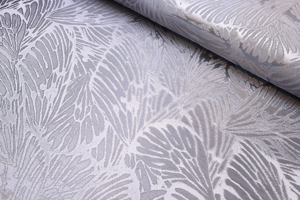 BROKAT SELECTION SREBRNI PM068 – 47 EKSKLUZIVNI METALIZIRANI MATERIJAL SA DEZENOM KRILA (150CM)