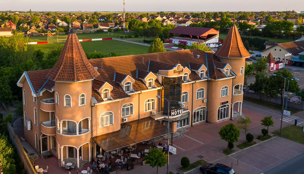 GARNI HOTEL ROYAL CROWN