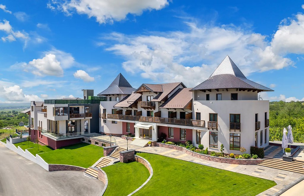 DVE KULE RESORT & WINERY