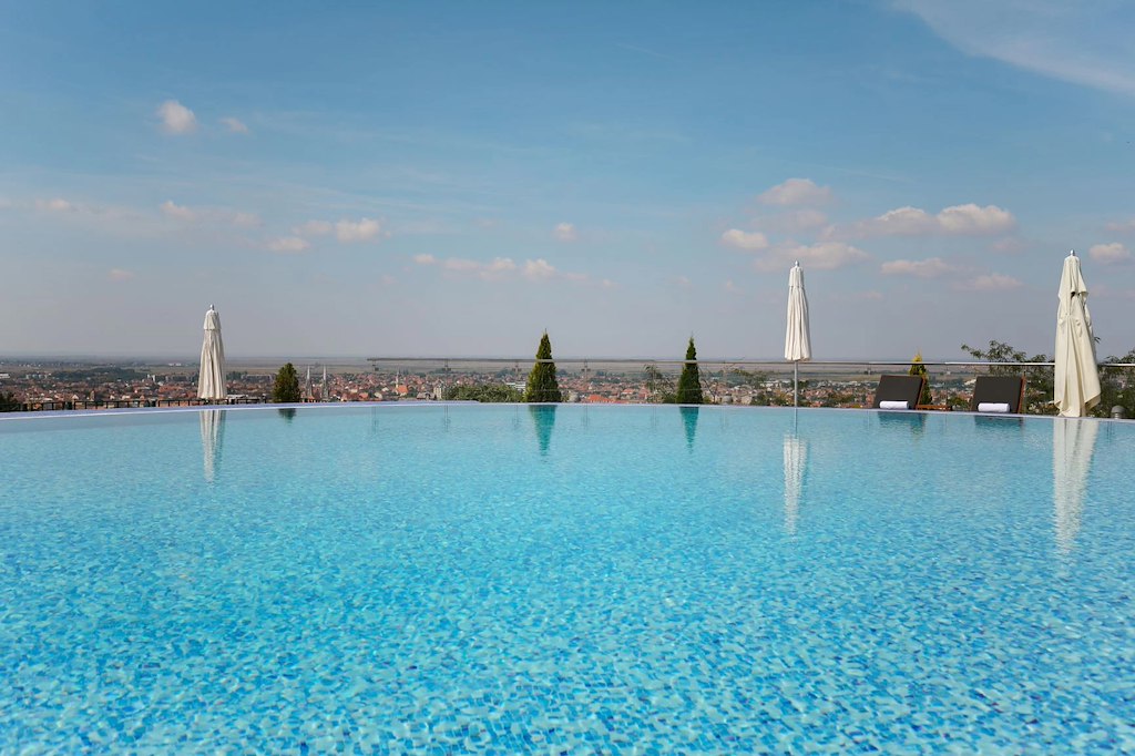 HOTEL VILLA BREG