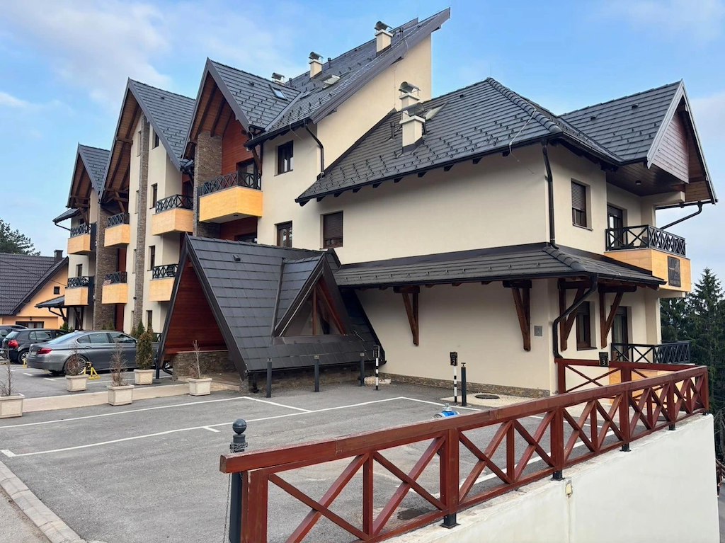 APARTMAN ČAROLIJA