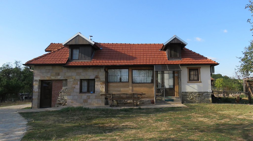 DOMAĆINSTVO GLOGOVAC