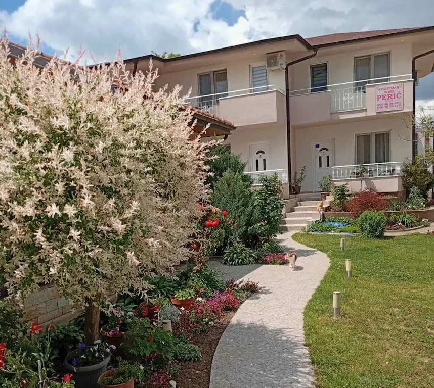 Apartmani Perić Srebrno Jezero