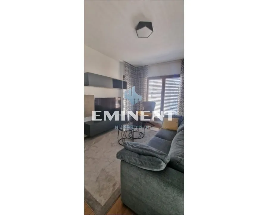 Izdavanje, dvosoban stan, 61m², Savski Venac, Beograd