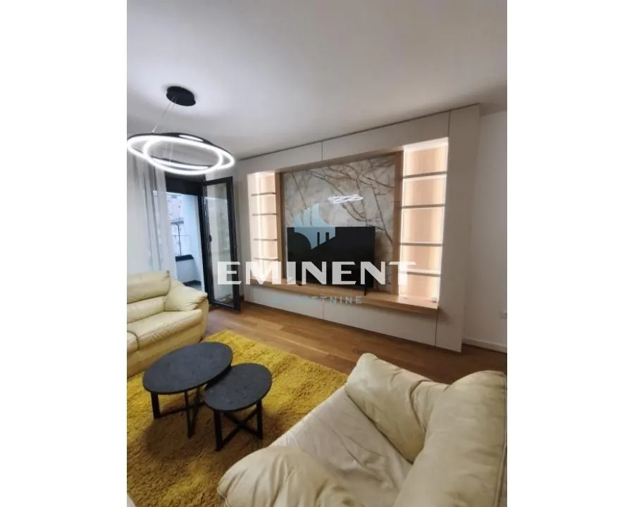 Izdavanje, trosoban stan, 65m², Čubura, Beograd