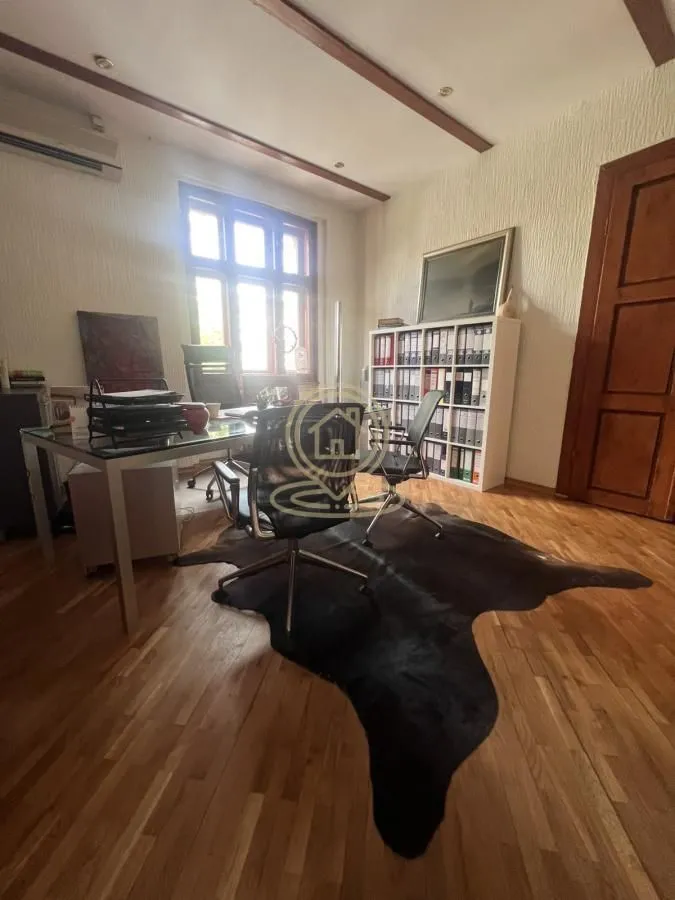 Izdavanje, poslovni prostor, 51m², Stari grad, Novi Sad