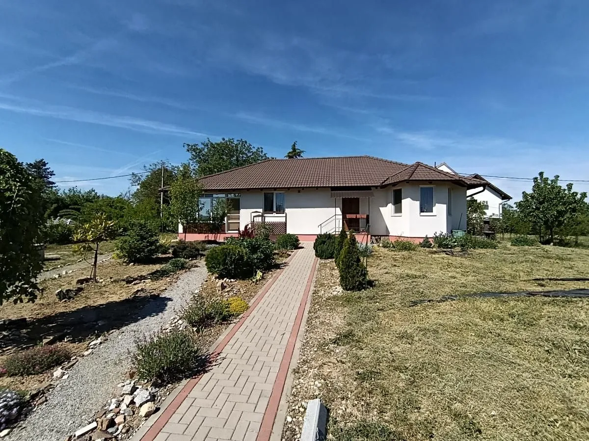 Prodaja, kuća, 147m², Beočin, Srbija