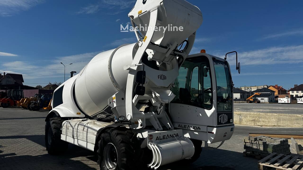 Novi Fiori DBX50 kamion s mešalicom za beton