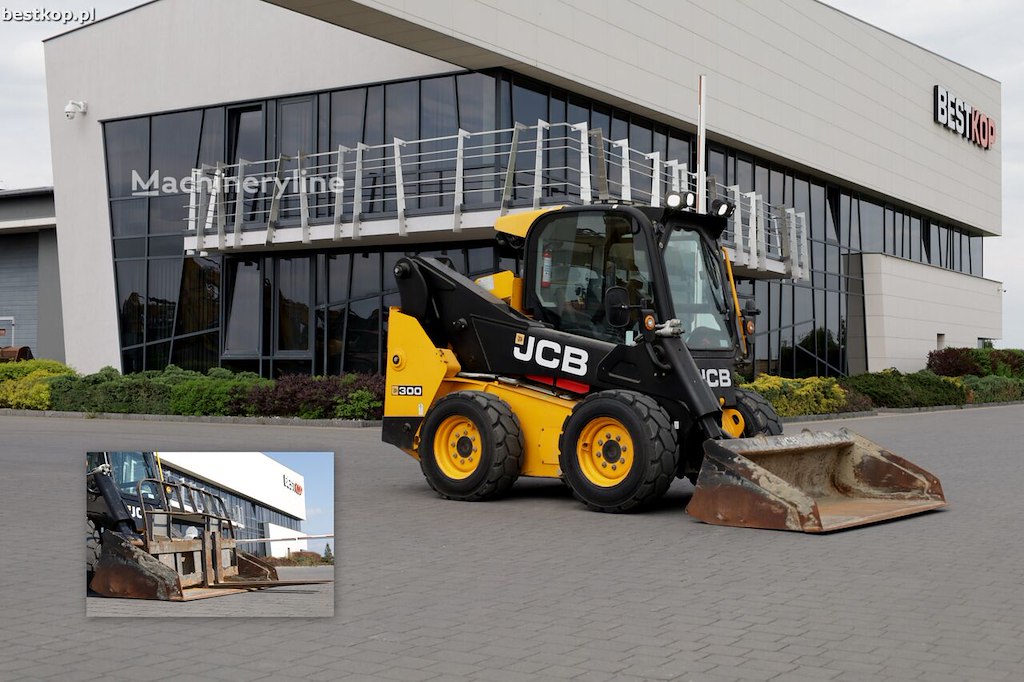 JCB 300T4 teleskopski utovarivač