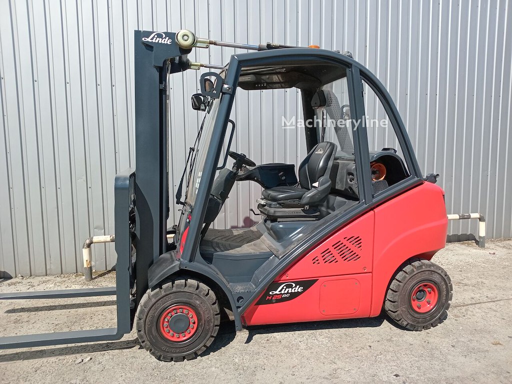 Linde H 25T-02 viljuškar na gas