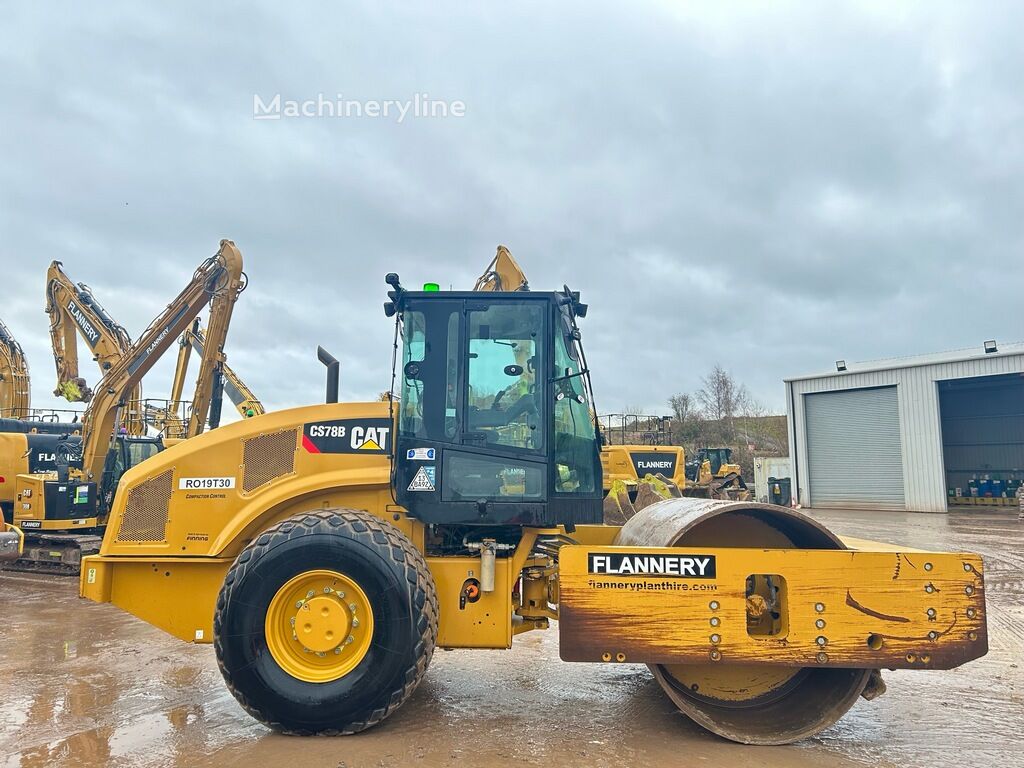 Caterpillar CS 78 B kompaktor s jednim valjkom