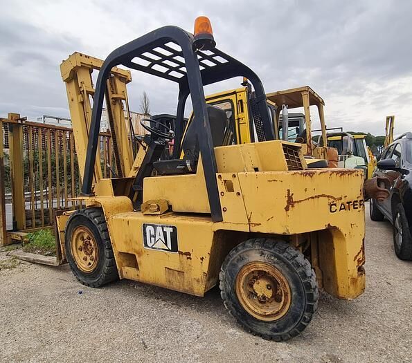 Caterpillar V 80 E 1986 Elevator dizel viljuškar