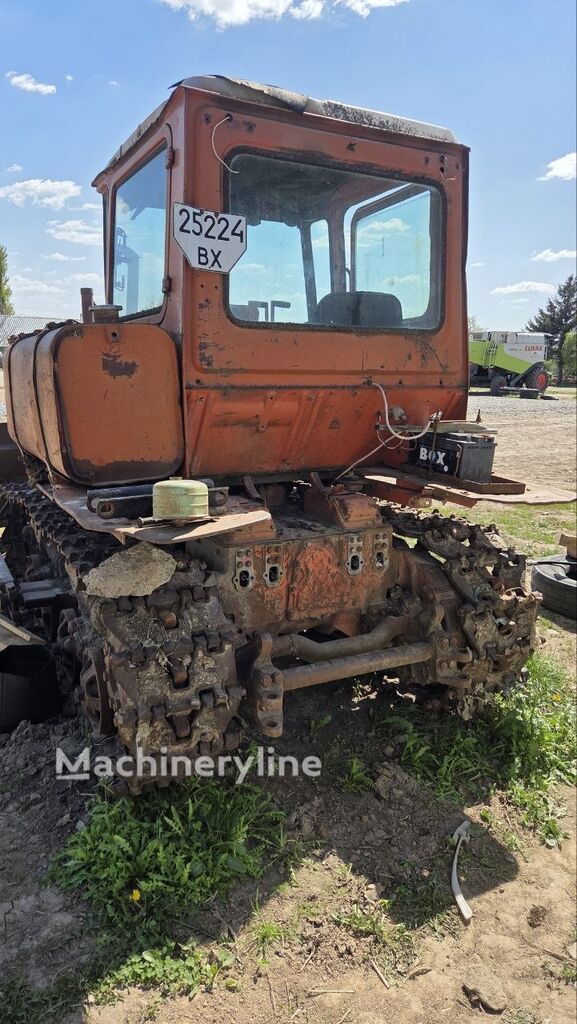 DT 75 buldožer