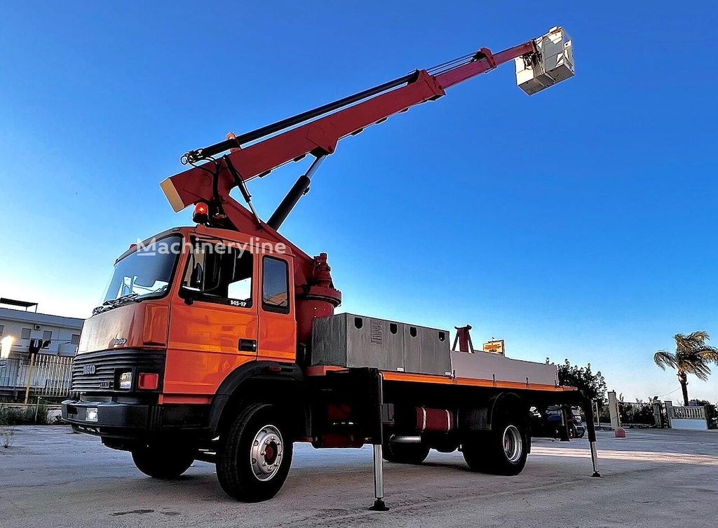 IVECO 145-17 auto dizalica s korpom