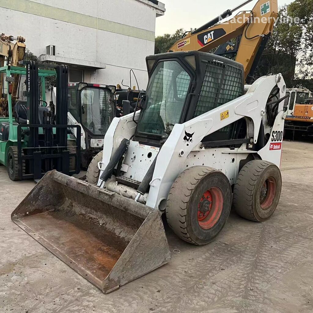 Bobcat S300 mini utovarivač