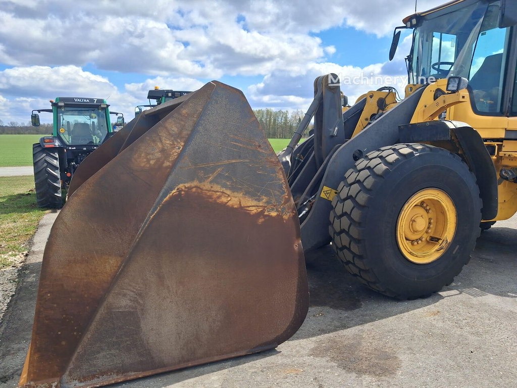 Volvo L120F prednji utovarivač