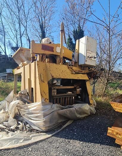 Lorev 104 Blocchiera kalup za betonske blokove