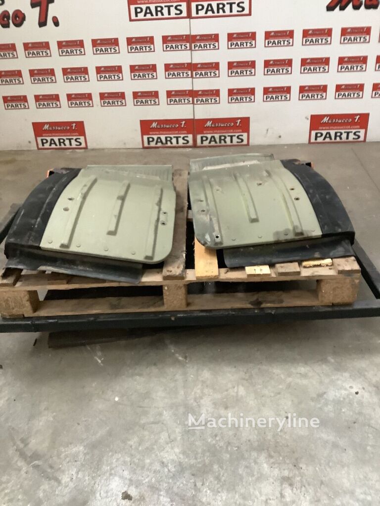PARAFANGHI ANTERIORI PER IVECO 260/330 F 35 blatobran za bagera
