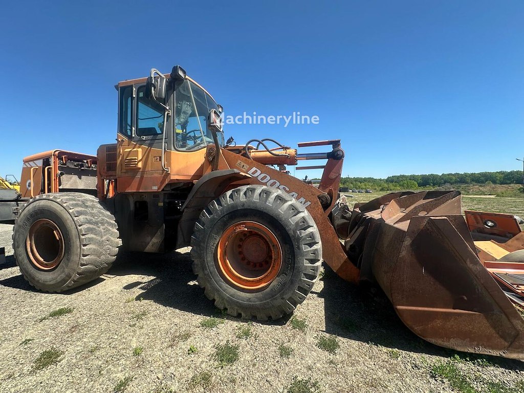 Osovina za Doosan DL300 građevinske mašine