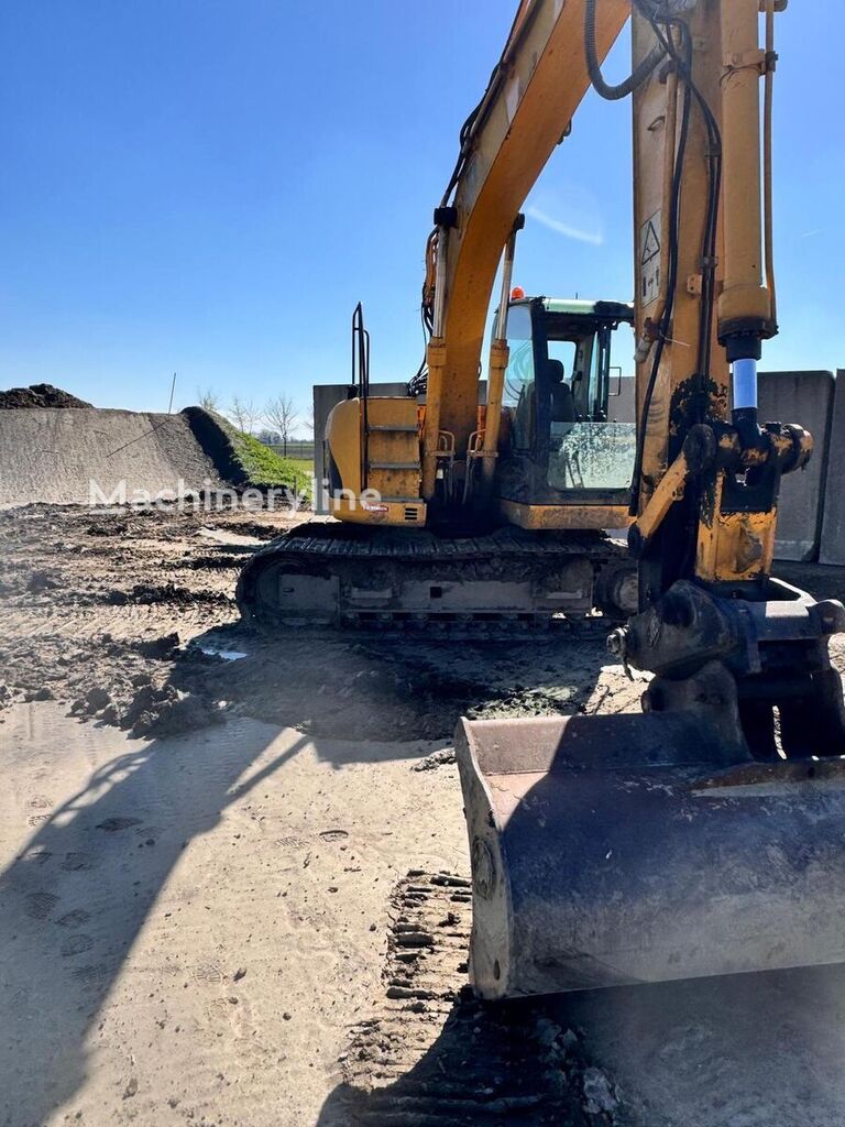 JCB JZ140LC bager guseničar