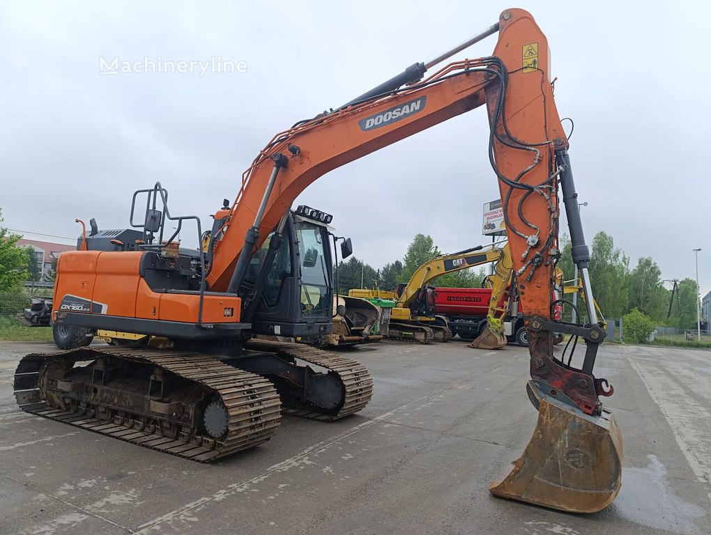 Doosan DX160 bager guseničar