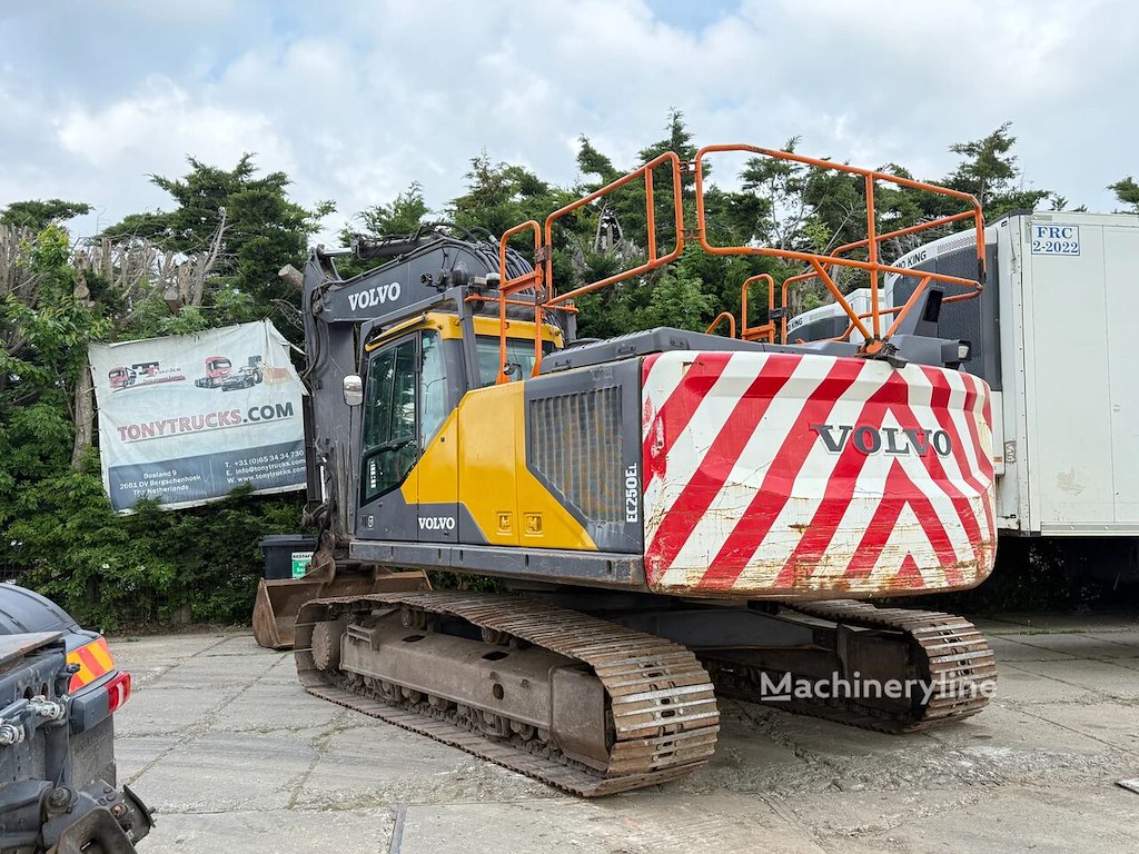 Volvo EC 250EL Excavator Hammerline Quick Coupler bager guseničar