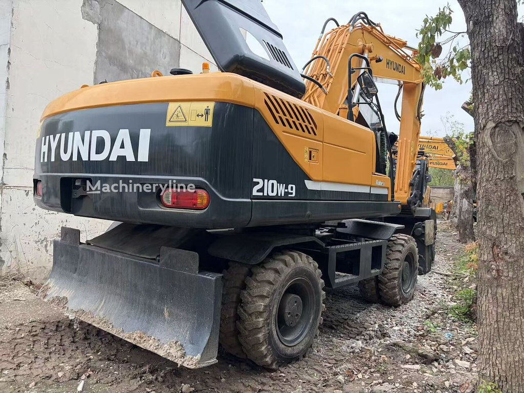 Hyundai 210w-9 bager točkaš