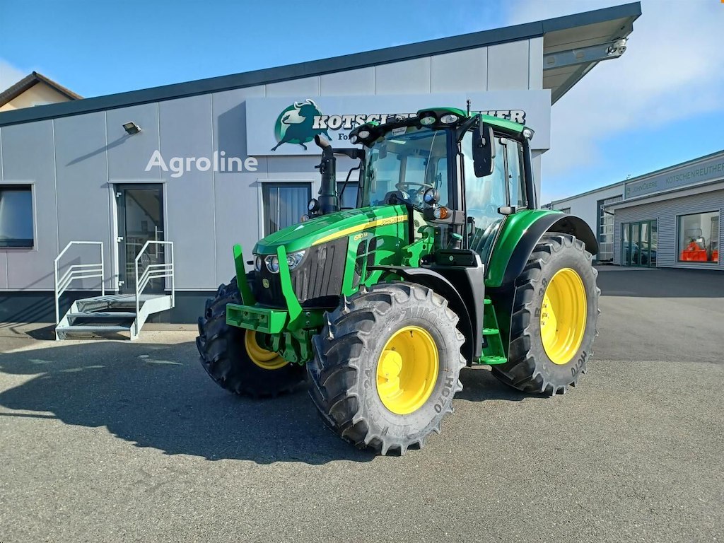 Novi John Deere 6110M traktor točkaš