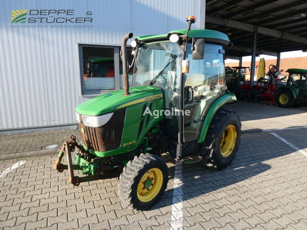 John Deere 3038R mini traktor