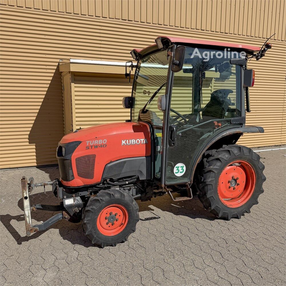 Prodaje se Kubota STW40-C mini traktor na aukciji