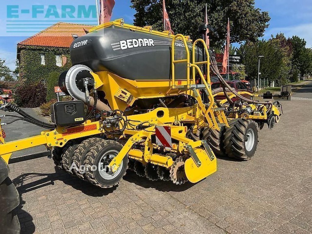 Bednar omega oo 3000 l ručna sejalica