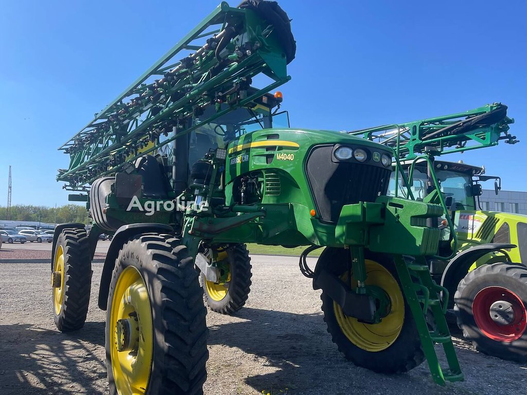 John Deere M4040 samohodna prskalica