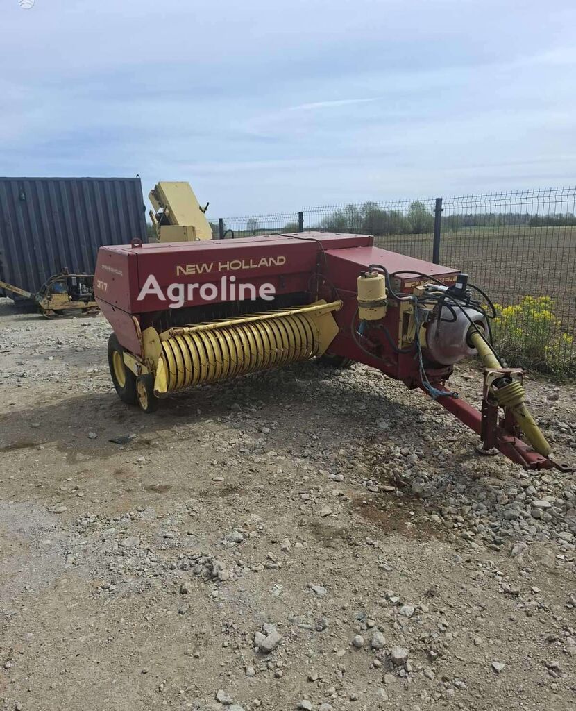 New Holland 377 balirka za okrugle bale