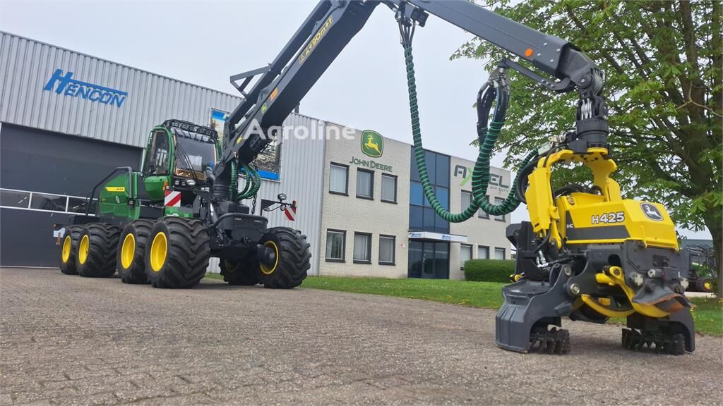John Deere 1270H harvester