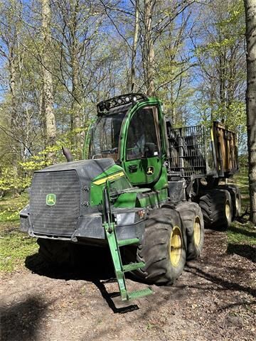 John Deere 1010G forvarder