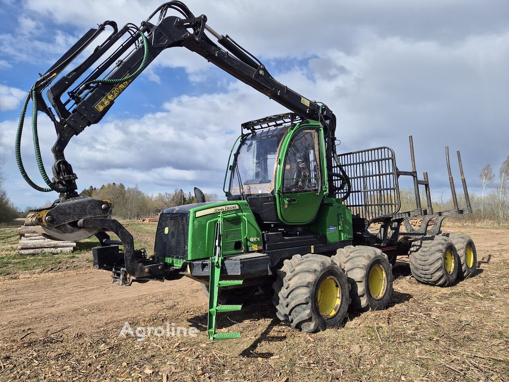 John Deere 810 forvarder