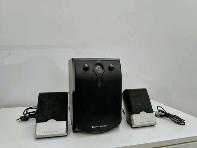 Zvučnici Altec Lansing 121i