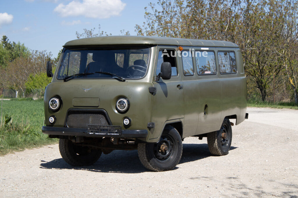 UAZ Buchanka putnički minibus