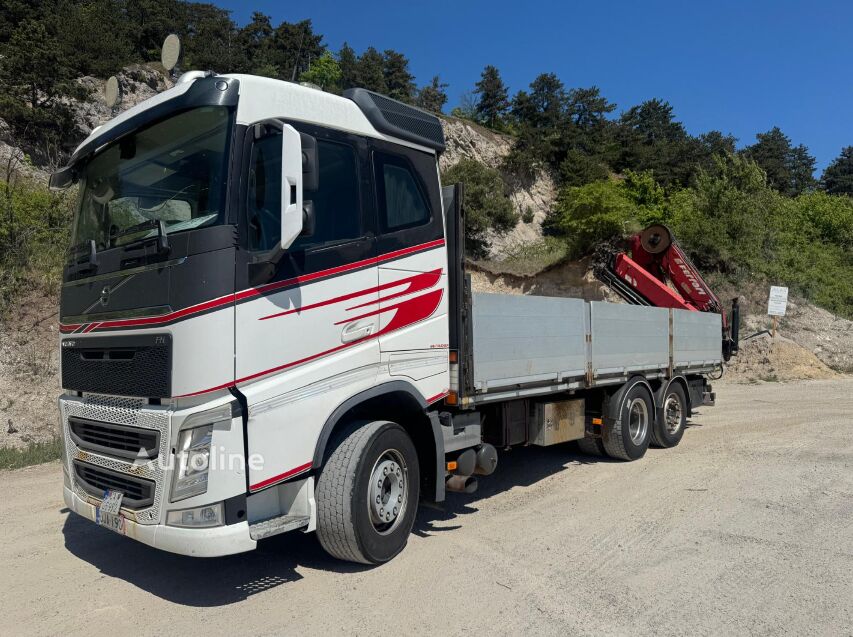 Volvo FH13 500 kamion s ravnom platformom