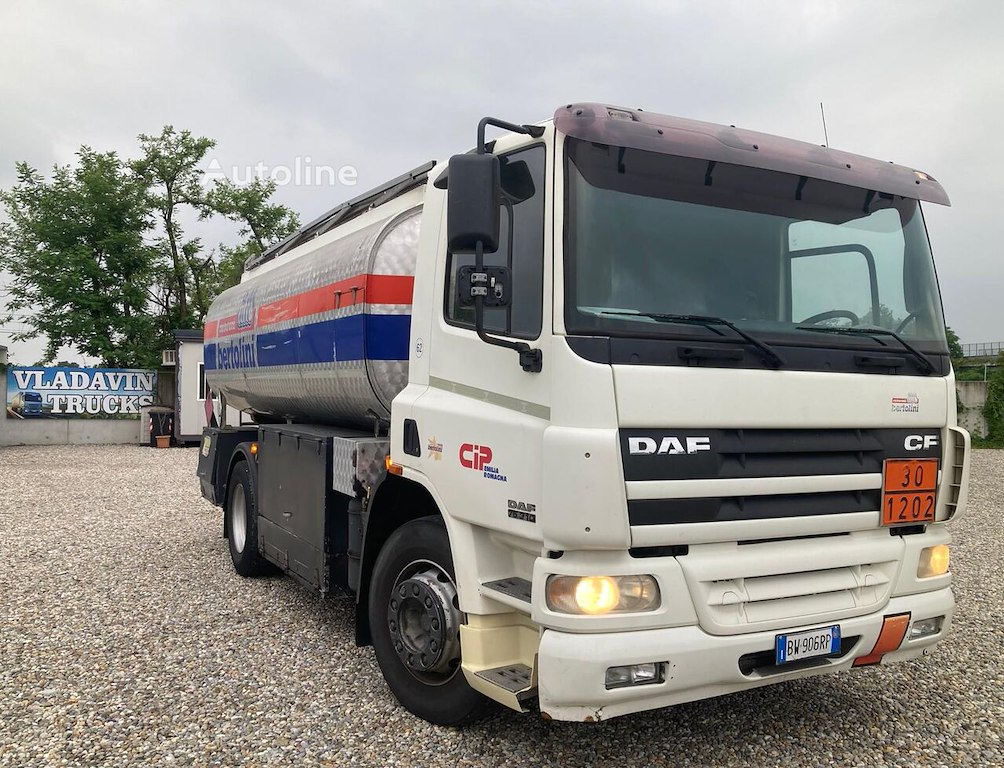 DAF CF310 TANK DIESEL/BENZIN 3 KAMERA =14.580L ADR PUMP HOSE COUNTER autocisterna za gorivo