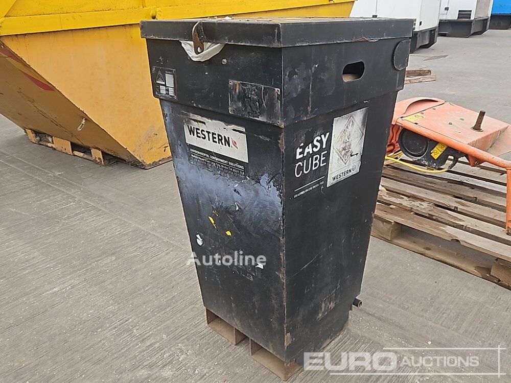 Prodaje se Western Bunded Fuel Caddy rezervoar za skladistenje goriva na aukciji