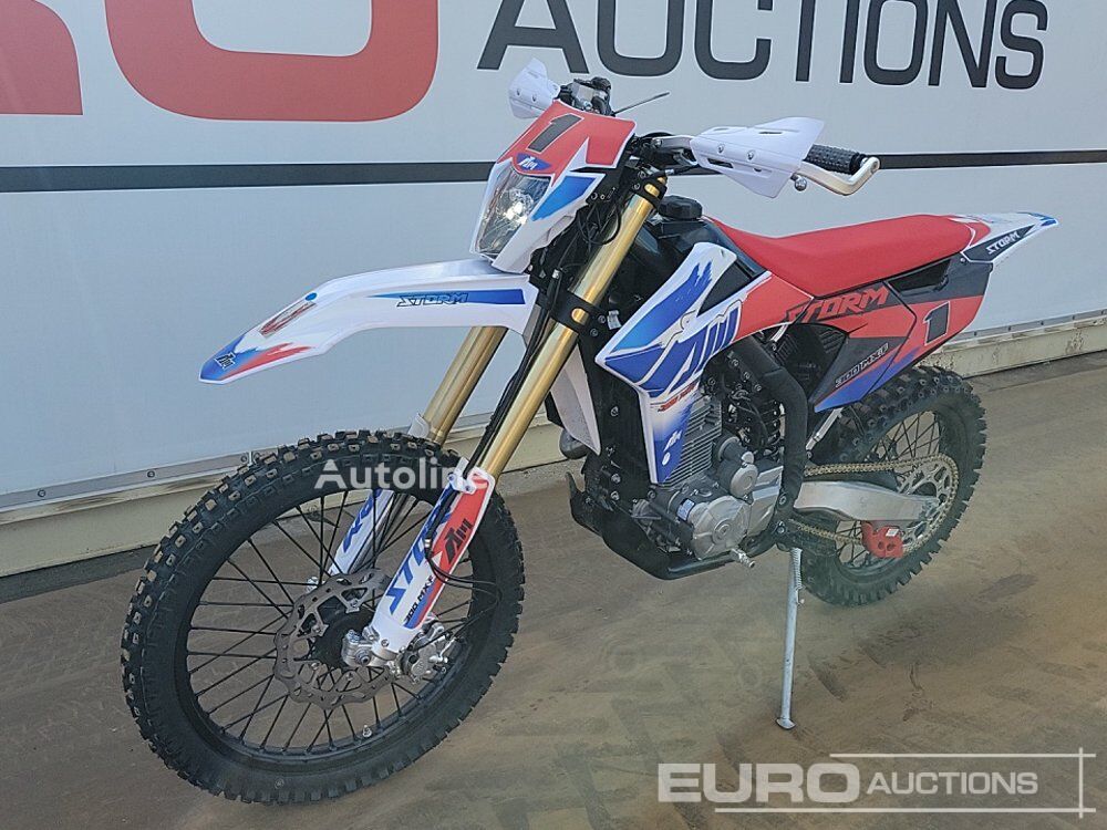 Prodaje se Apollo Storm motocikl na aukciji