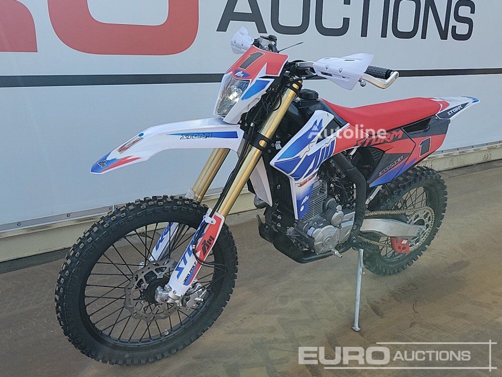 Prodaje se Apollo Storm motocikl na aukciji