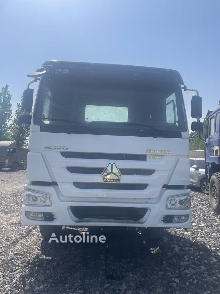 Howo ZZ4257V3241W tegljač