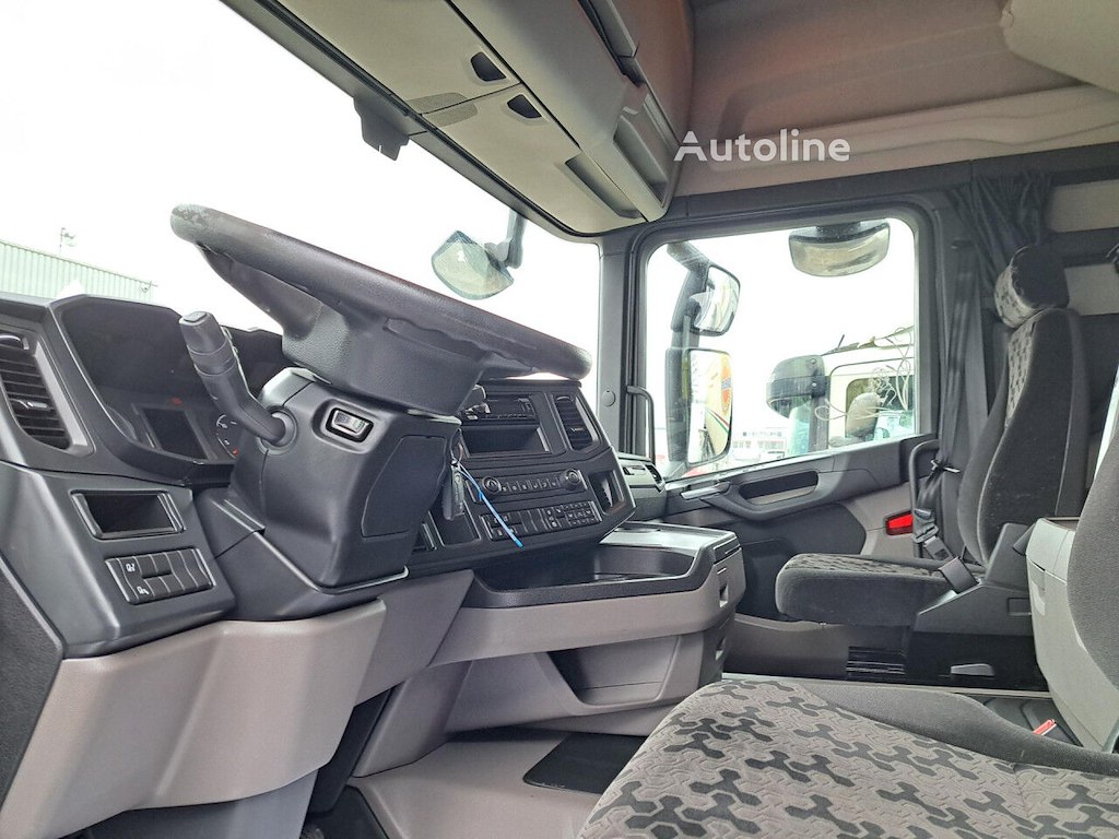 Scania R 460 A4x2LA tegljač